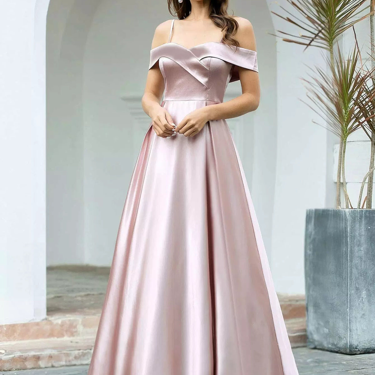 Cold Shoulder Pleated Detail Satin Prom Dress – Beisat