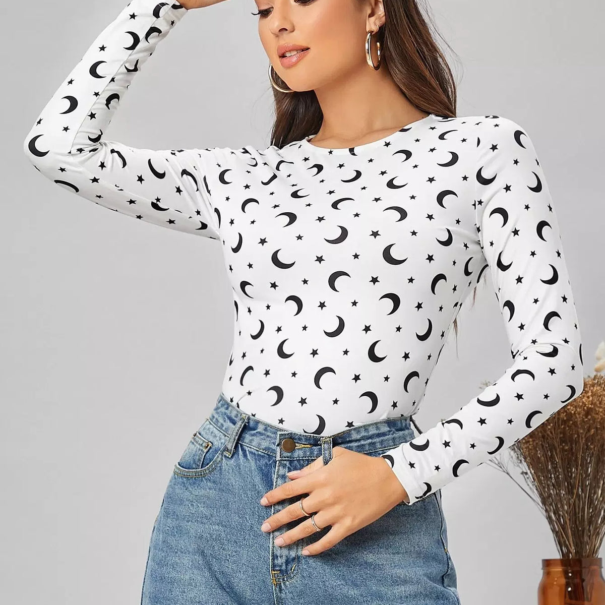 Star and Moon Print Fitted Tee – Beisat