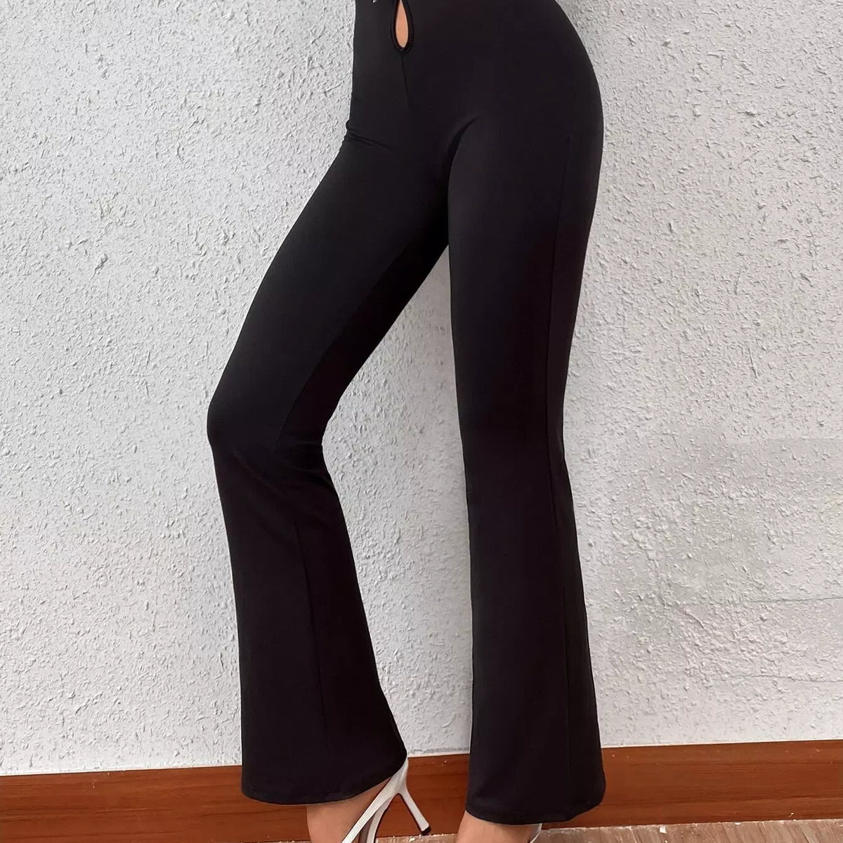 Solid Tie Back Peekaboo Pants – Beisat