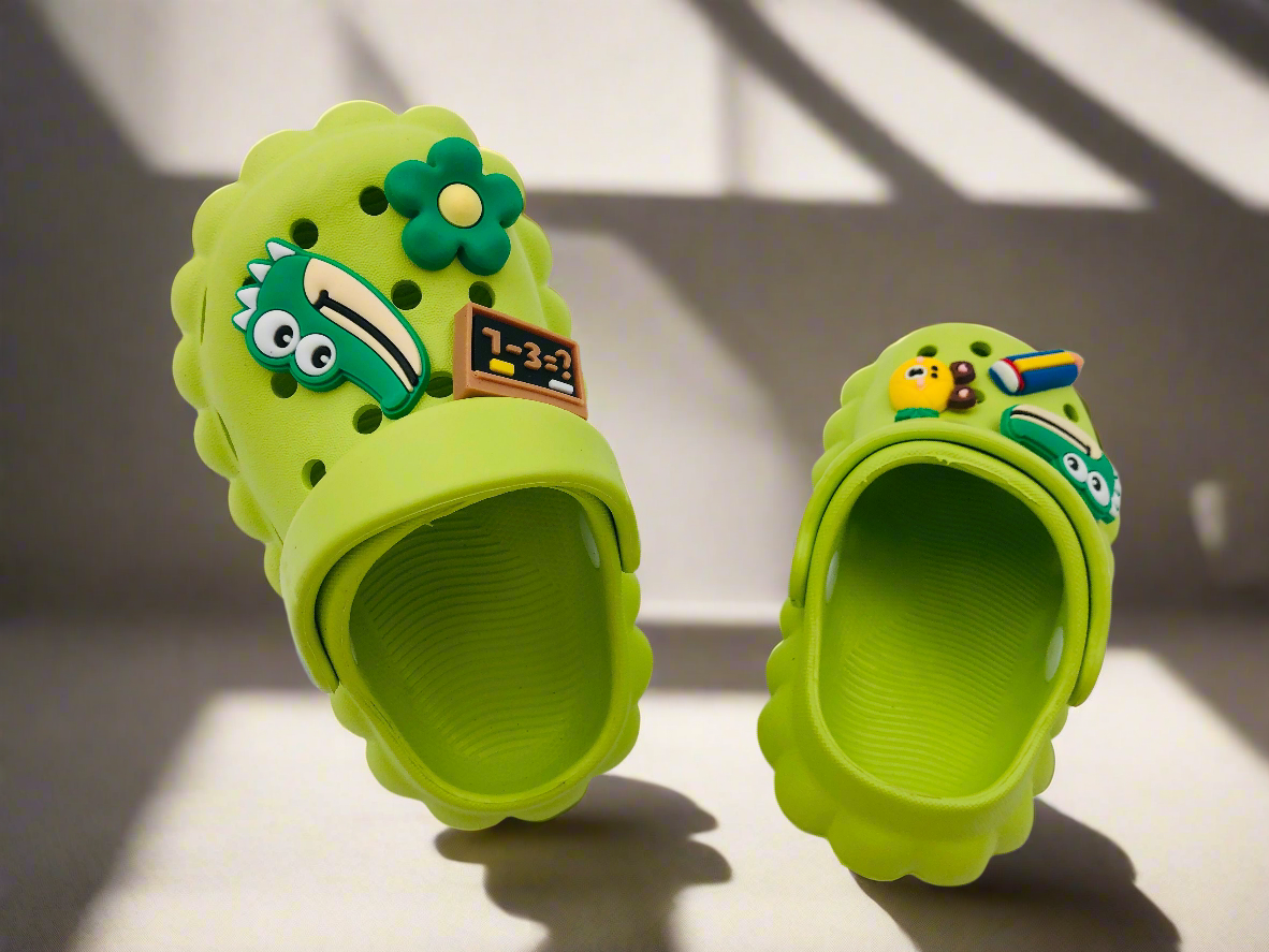 Kids’ Green cartoon designs Clogs – Beisat